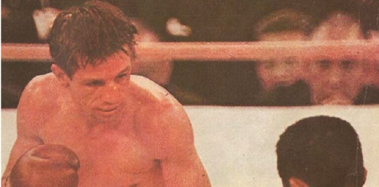 Horacio Accavallo se llevó sus guantes y la celeste y blanco a la ...