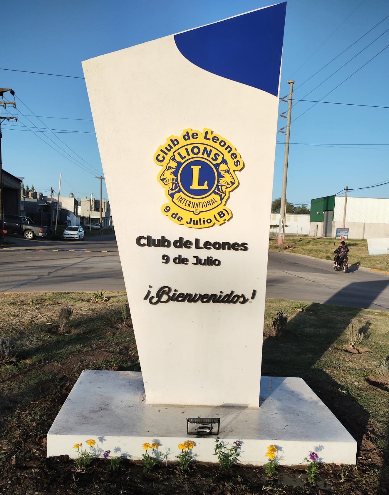 El Club de Leones le da la bienvenida a su gobernadora y a los llegados ...