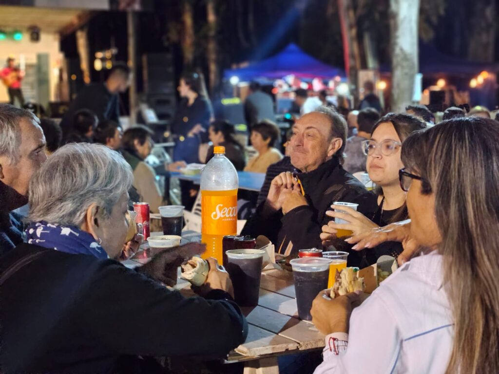 Reconocimiento en la segunda noche de la 14° Fiesta Provincial del ...