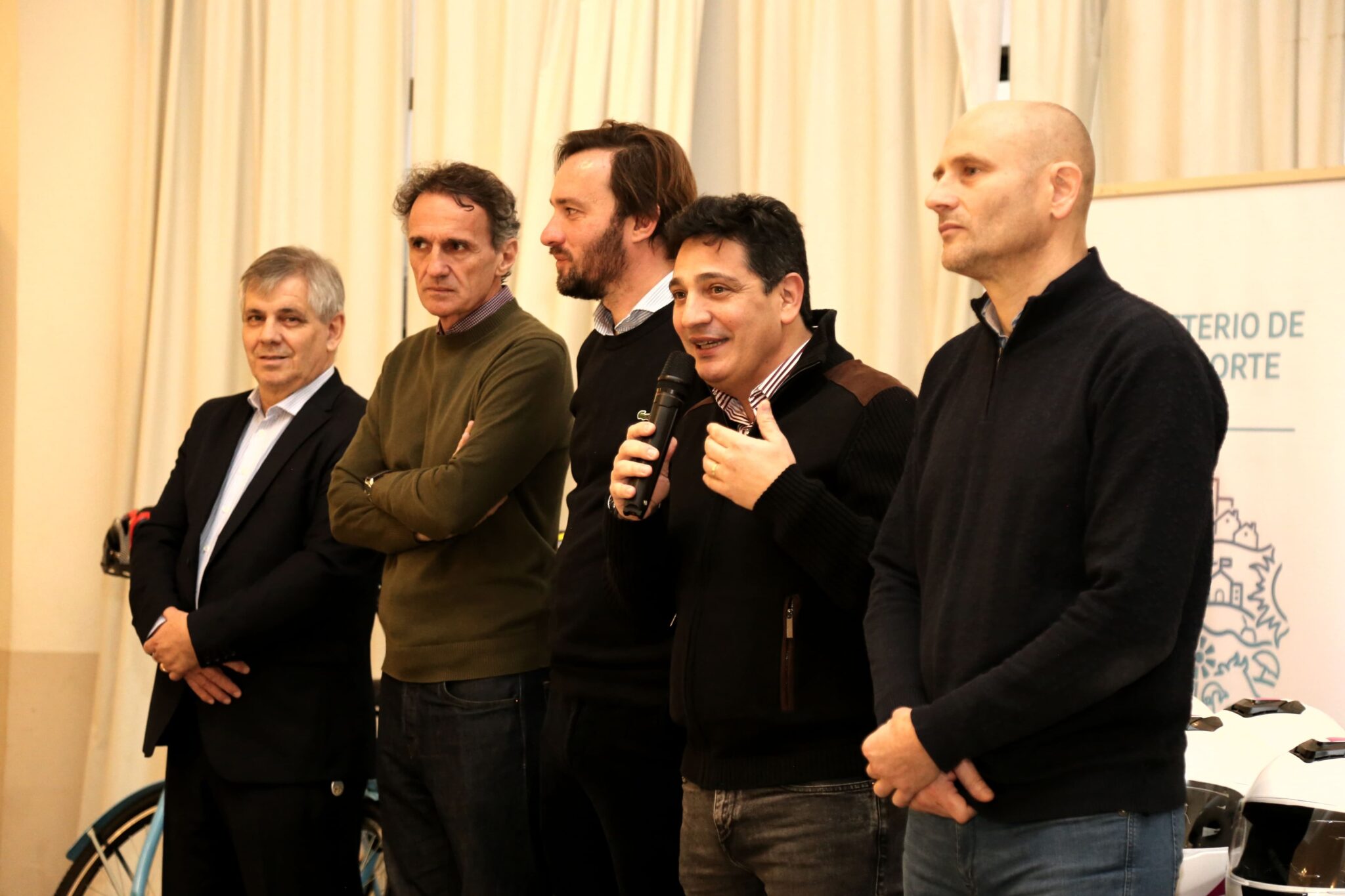 Se reestablece la línea 352 que une Mercedes, Suipacha, Chivilcoy y ...